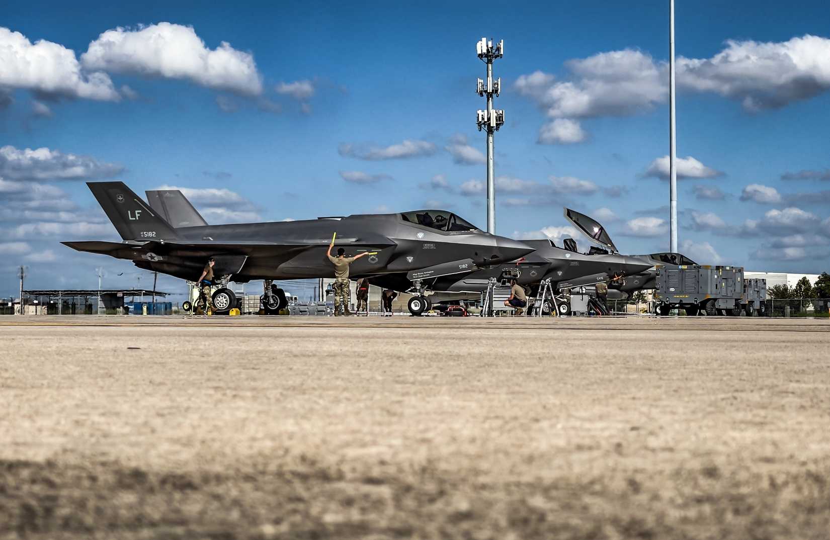 Japan Receives First F-35B Stealth Fighters for Air Base Deployment