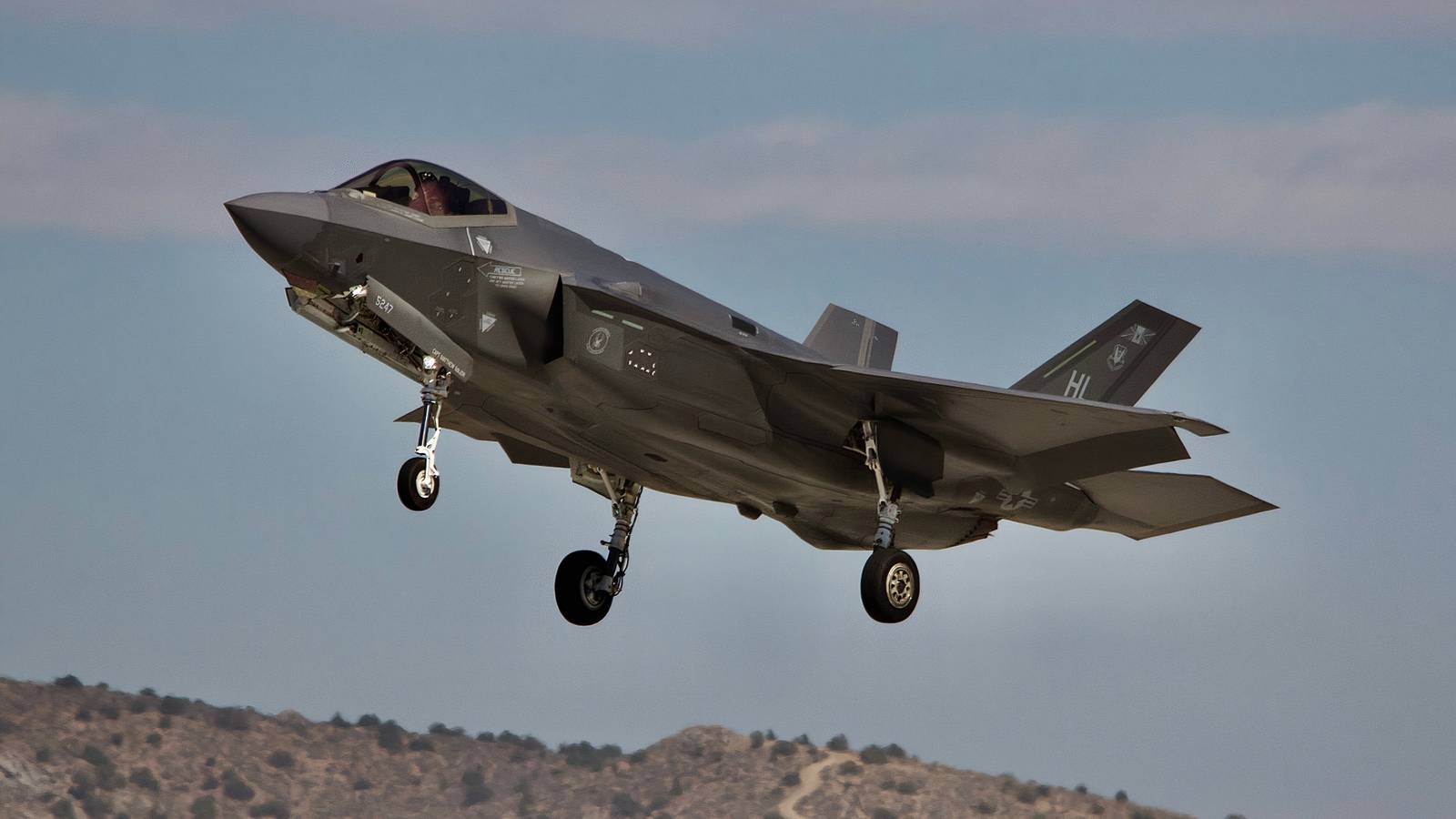 F-35 Crash: Pilot Spent Nearly an Hour Troubleshooting with Lockheed ...
