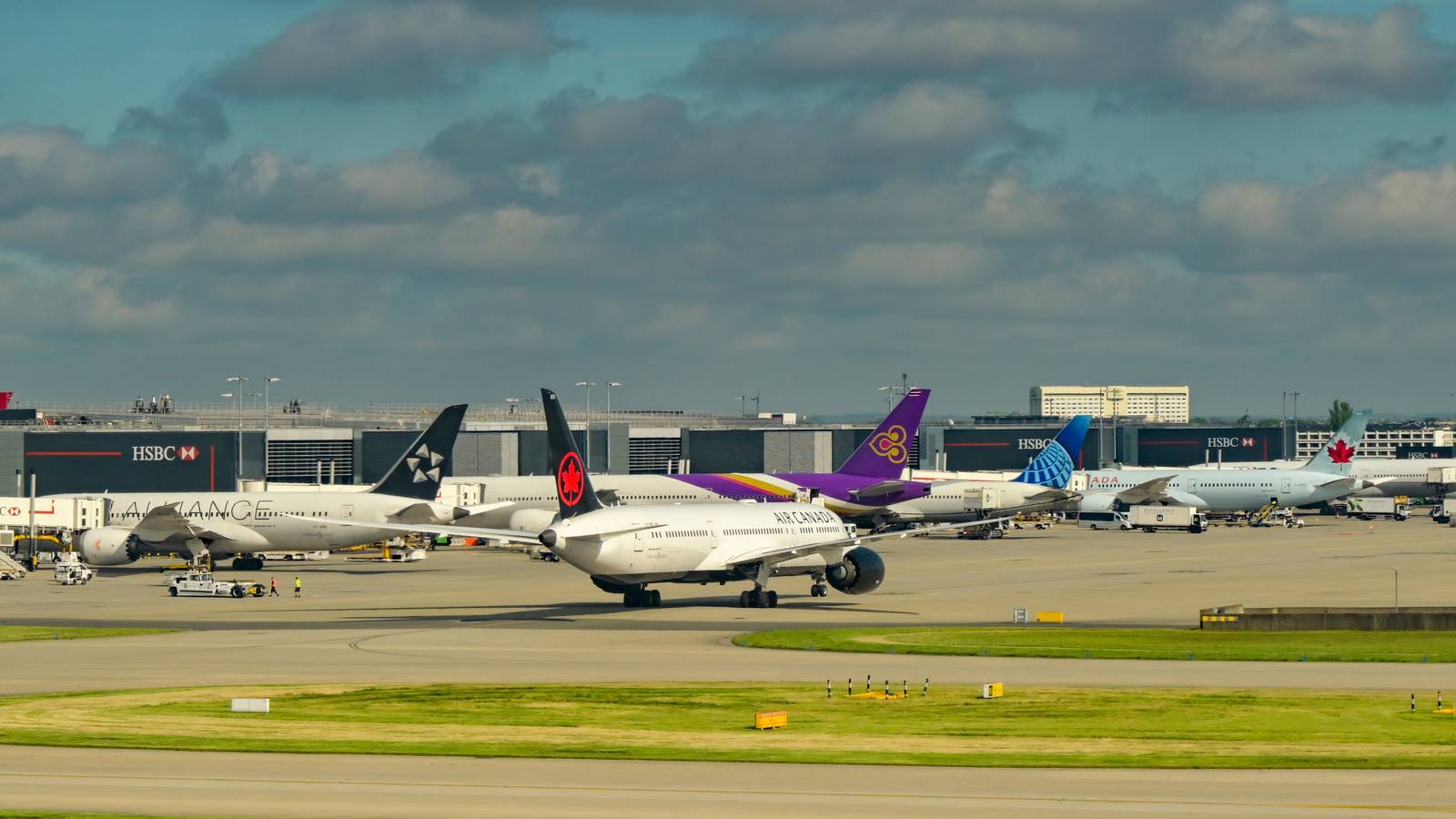 IATA 2024 World Air Transport Statistics Report: Int'l Premium Class ...