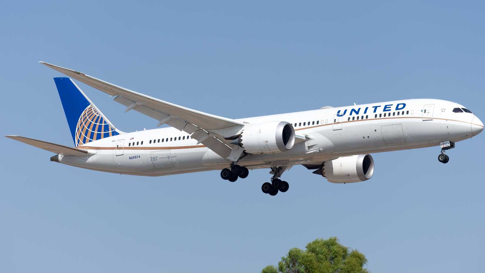 Why Did Boeing Build The 787 With Such Large Windows?