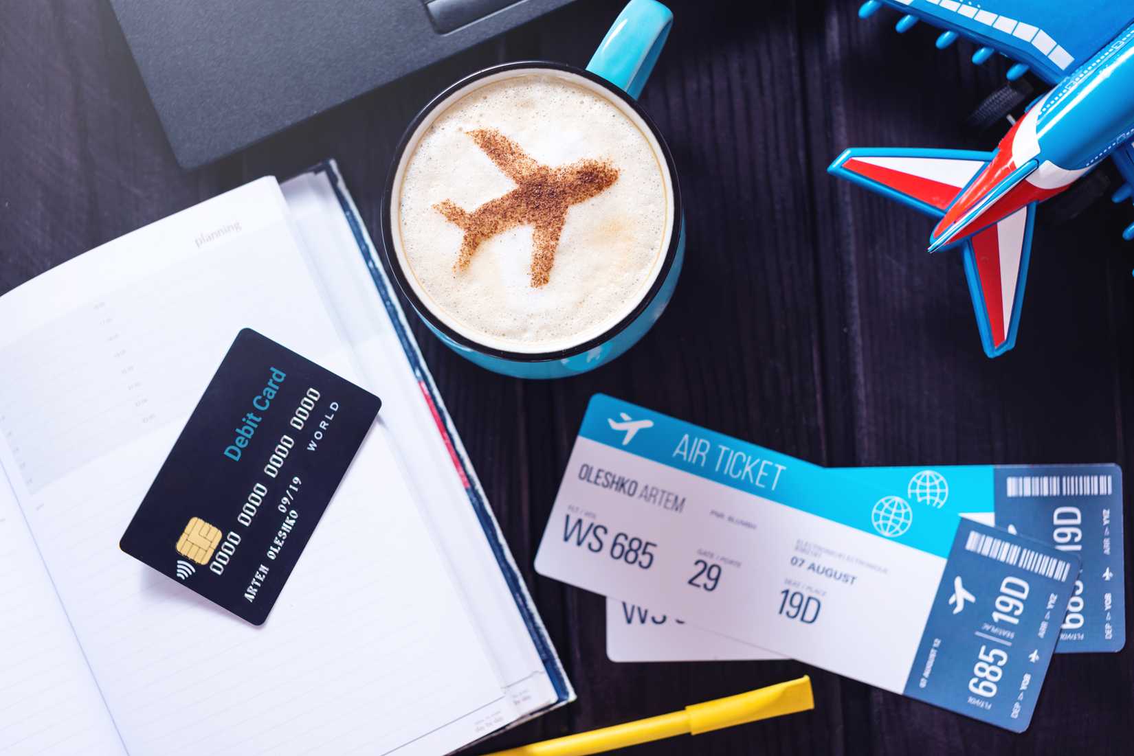 Which Airlines Provide Lounge Access With Co-Branded Credit Cards In 2025?