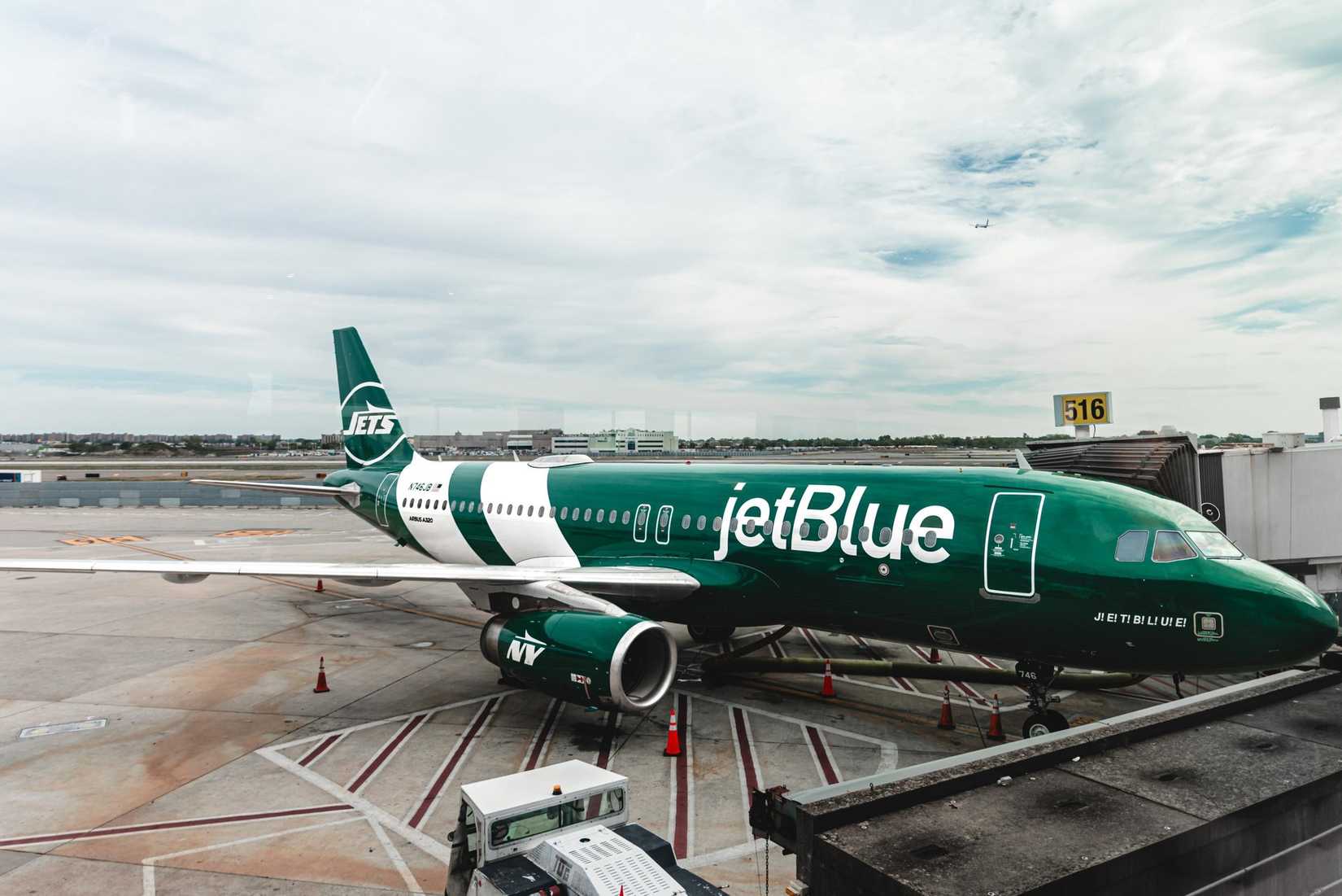 JetBlue Airbus A320 Sports Refreshed New York Jets-Inspired Livery