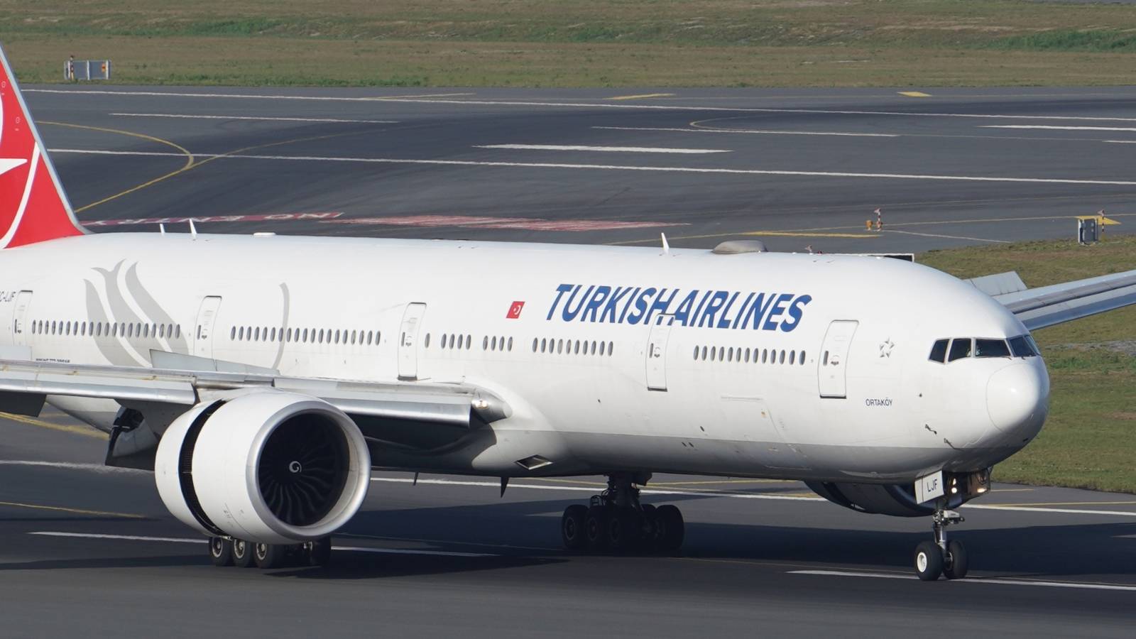 Turkish Airlines: Leveraging Istanbul's Mega-Hub for Global Connectivity