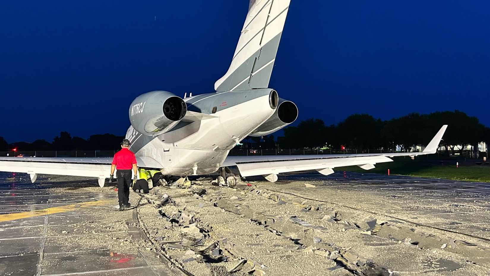 United Express ERJ-145 Overruns Runway at Roanoke-Blacksburg Airport