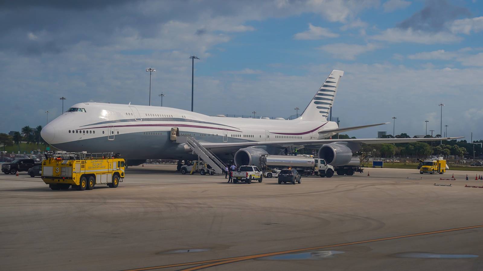 US Air Force Begins Modifying Qatar-Gifted Boeing 747-8 For "Executive ...