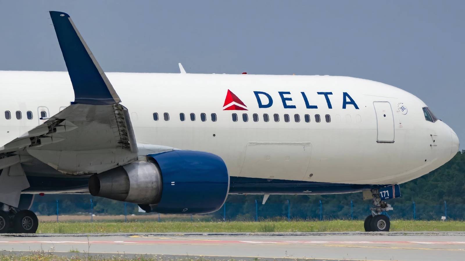 Delta Air Lines’ Shares Dive Despite Reaffirming Profit Forecast Based ...
