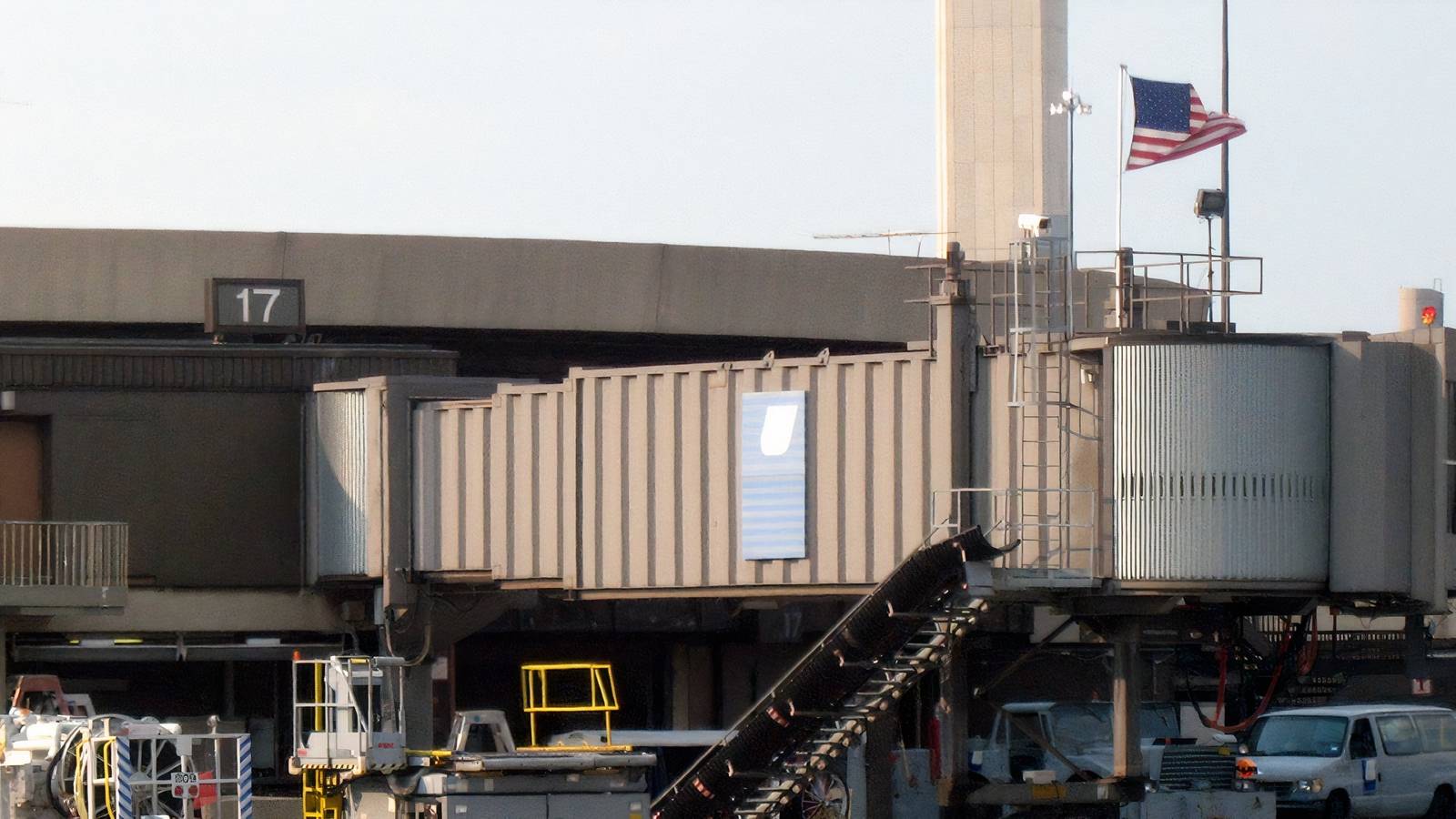 9/11: Newark Liberty Donates Gate A17 Sign To United Airlines Flight 93 ...