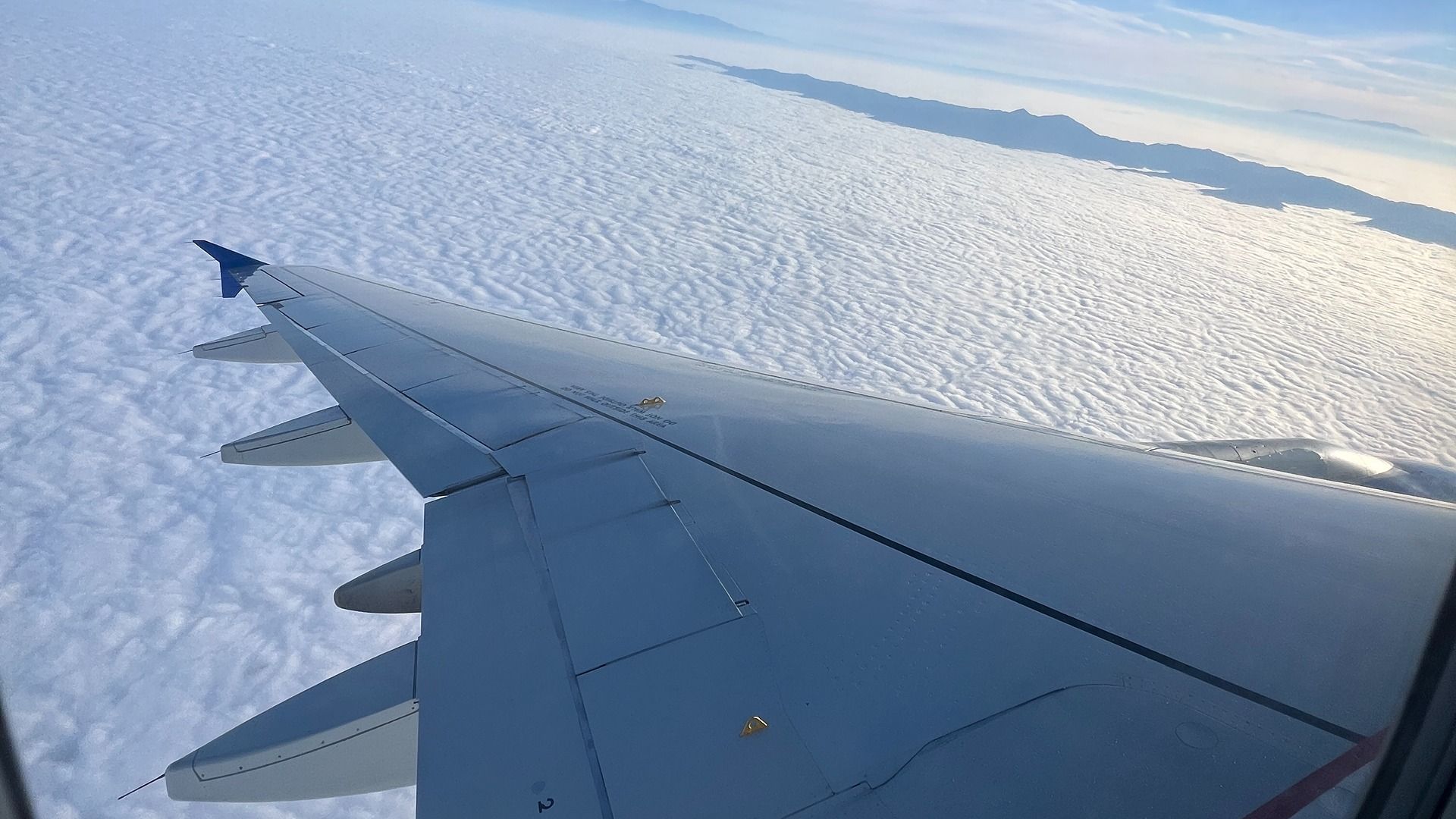 Can Pilots Open Cockpit Windows During Flight?