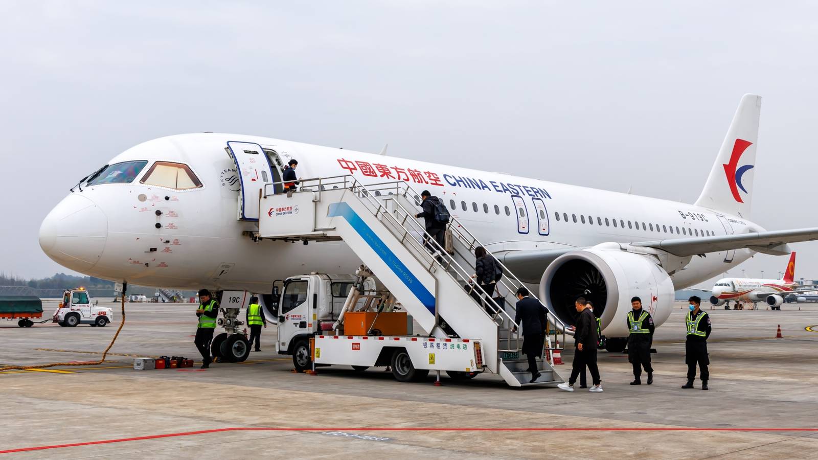 COMAC C919 Delivery Targets Cut Amid Production Challenges