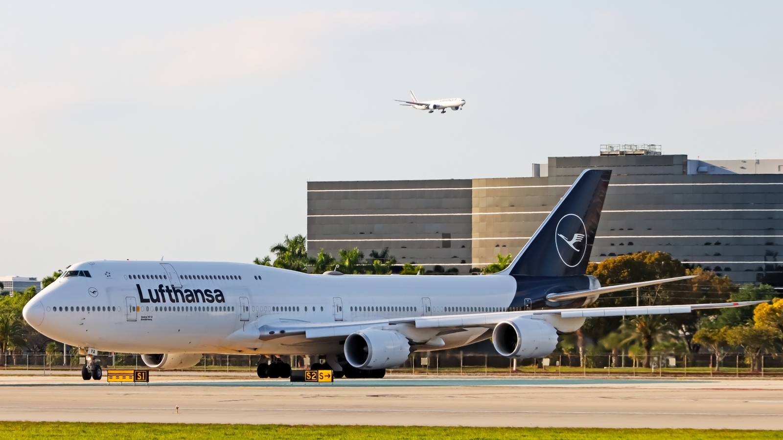 Lufthansa: The Largest Passenger Boeing 747 Operator in 2025