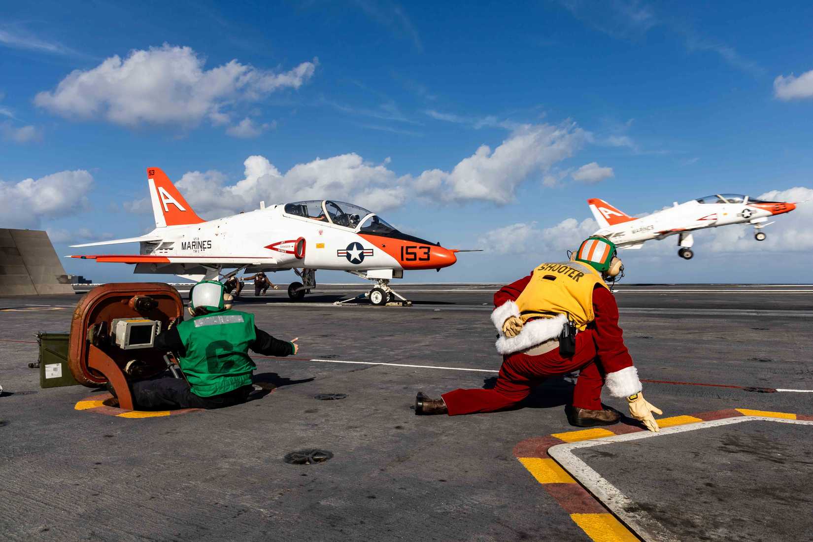 US Navy Pilots In Training No Longer Need To Land On An Aircraft ...