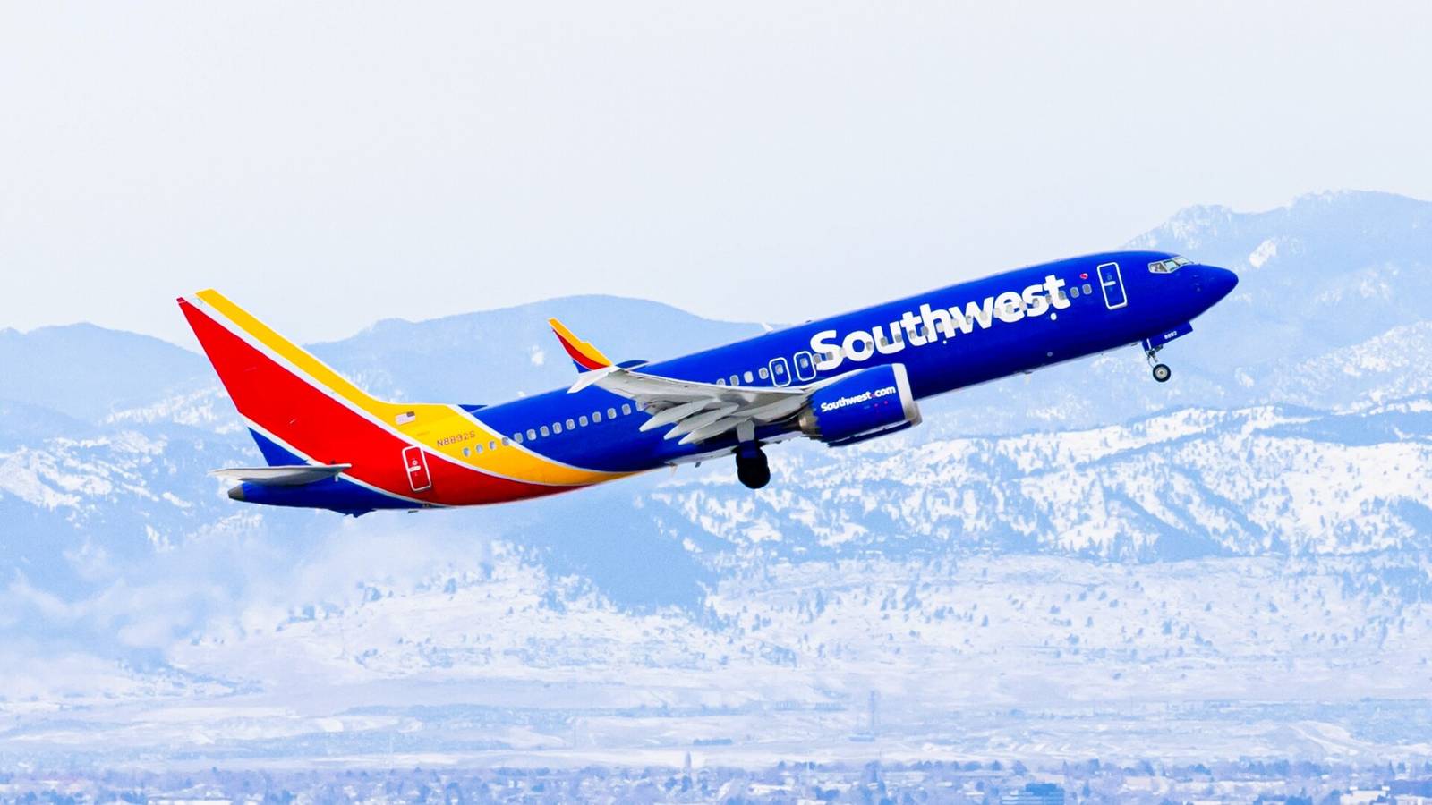 Southwest Airlines Officially Debuts Updated Cabin Interior On New ...