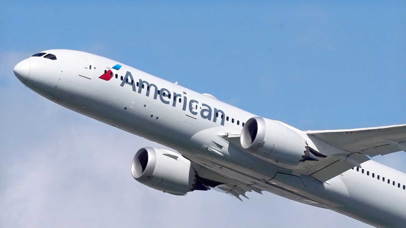 American Airlines Wing Walker Reportedly Hospitalized After Being Run ...