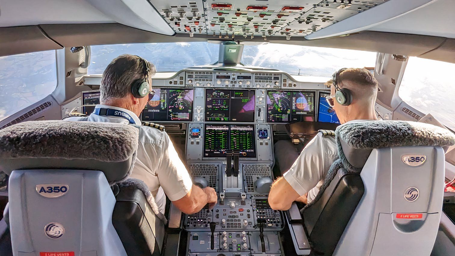 How Long Does It Take For New Pilots To Become Airline Captains?