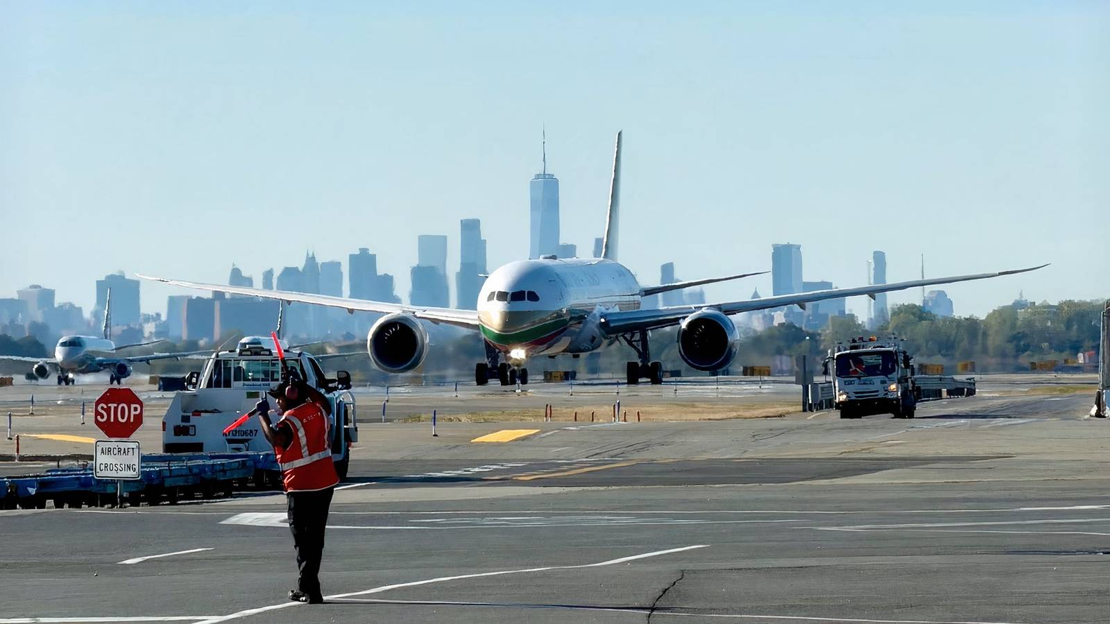 Back After 28 Years: This Middle Eastern Airline Begins 14-Hour Boeing ...