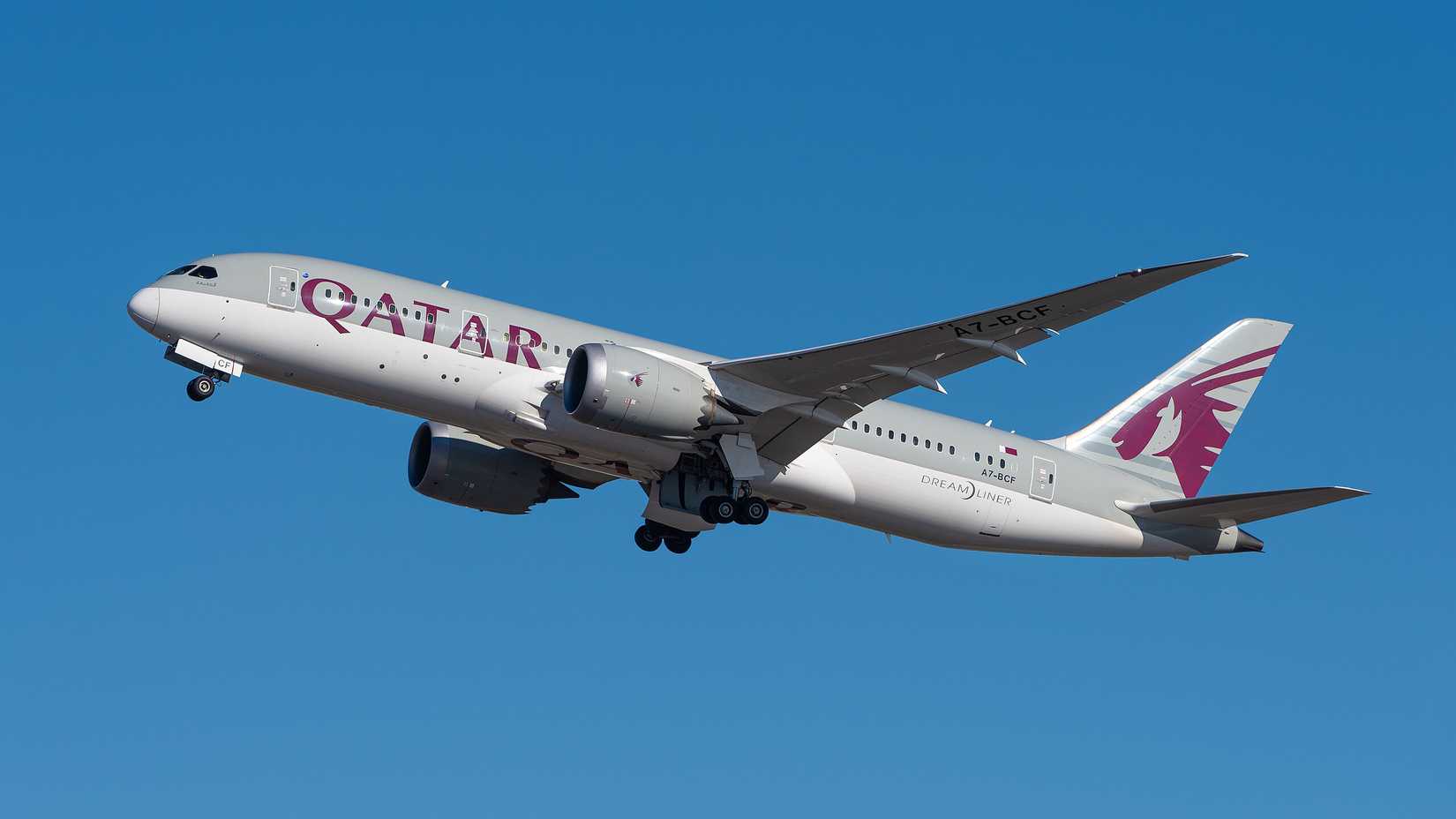 Here's How Much A Boeing 787 Costs Compared To An Airbus A350