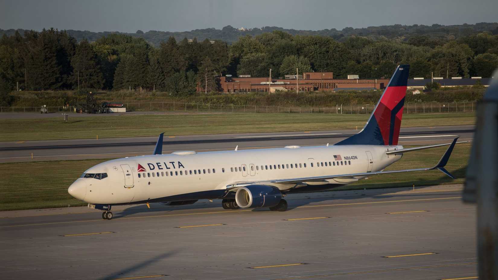 Delta Boeing 737-900ER Seat Map (178 Pax): Layout & Amenities