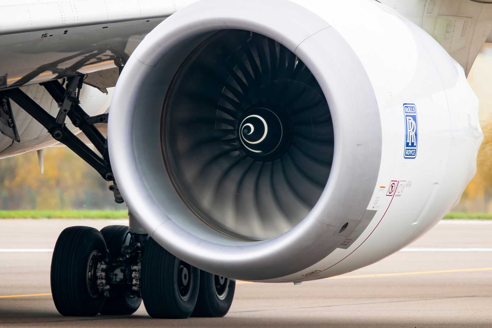 How Modern Jet Engines Survive Extreme Conditions At 35,000 Feet
