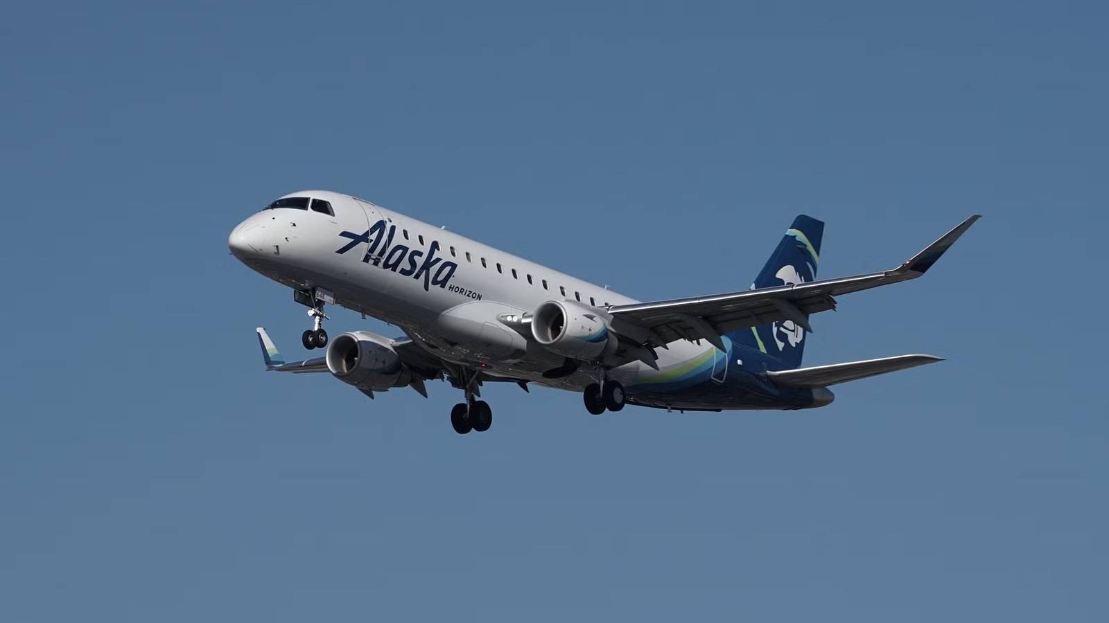 No Prison Time For Off-Duty Pilot Who Tried To Shut Off Engines Mid-Flight