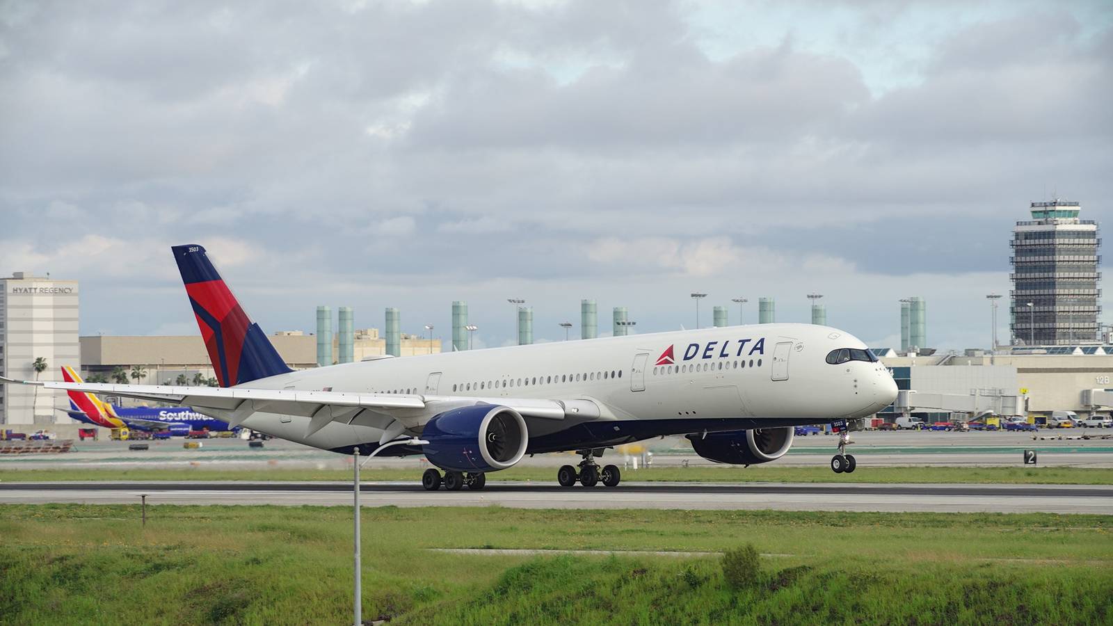 Delta Airbus A350 Makes Emergency Landing In Tokyo After Hydraulic Problems