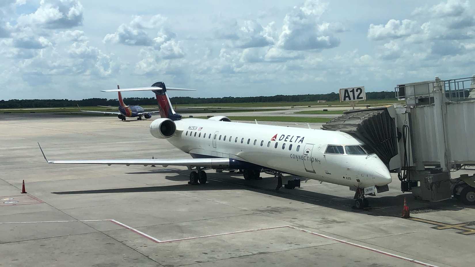 Delta Bombardier CRJ550 Seat Map: 50-Seat Layout & Amenities