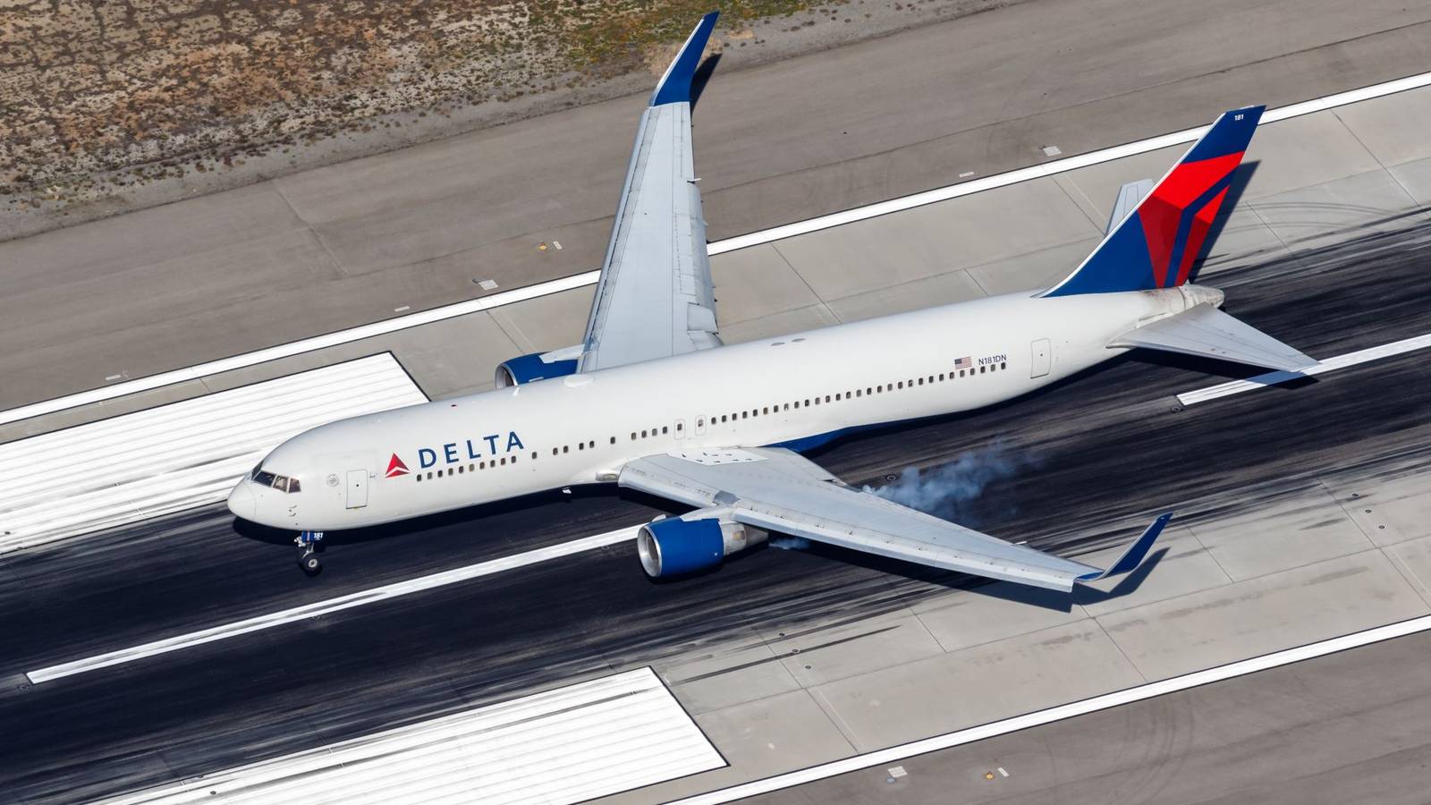 Delta Air Lines Boeing 767-300ER Diverts To LAX After Engine Loses Oil ...