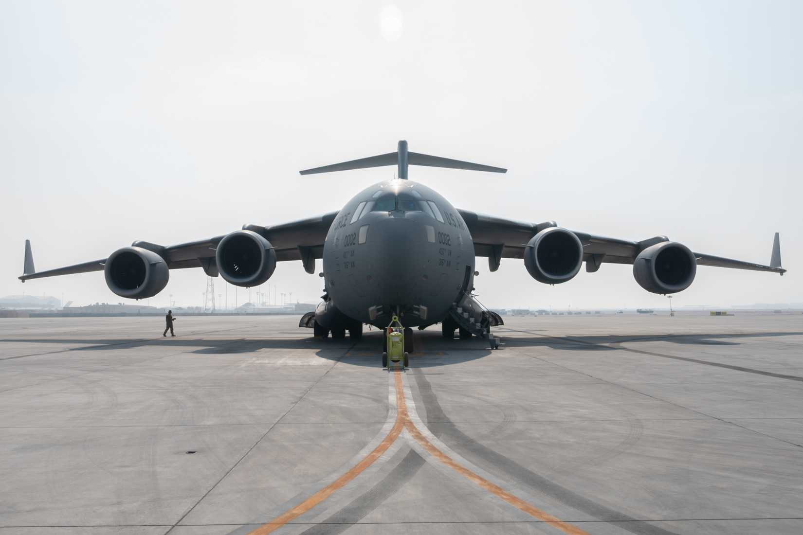 Does The C-17 Globemaster Have The Same Engines As The Boeing 757?