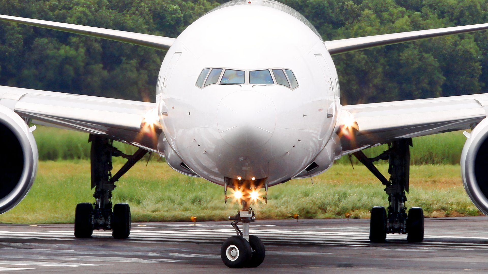 Why Aircraft Land On Their Rear Wheels First