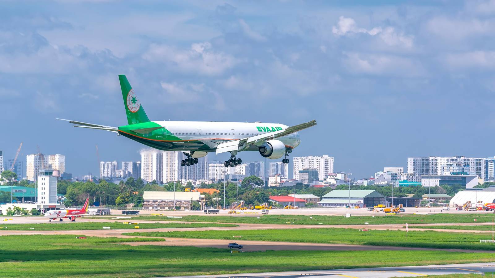 EVA Air Invests $2 Billion in Boeing 787 Dreamliners & 777 Renewals ...