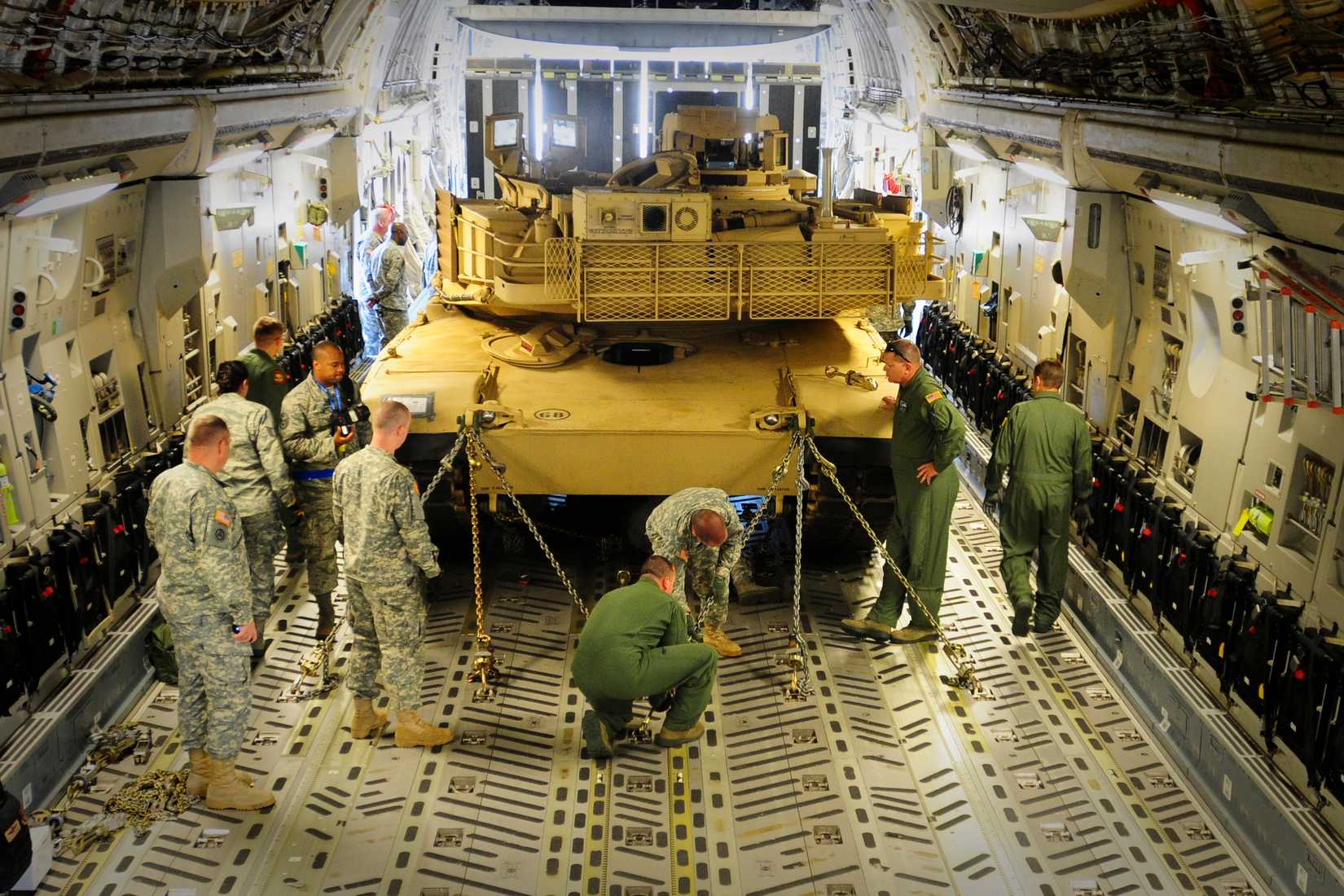 c 17 interior layout