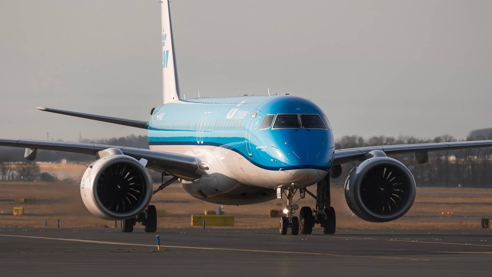 Upgrades: KLM Cityhopper Debuts Increased Embraer E195-E2 Capacity With ...