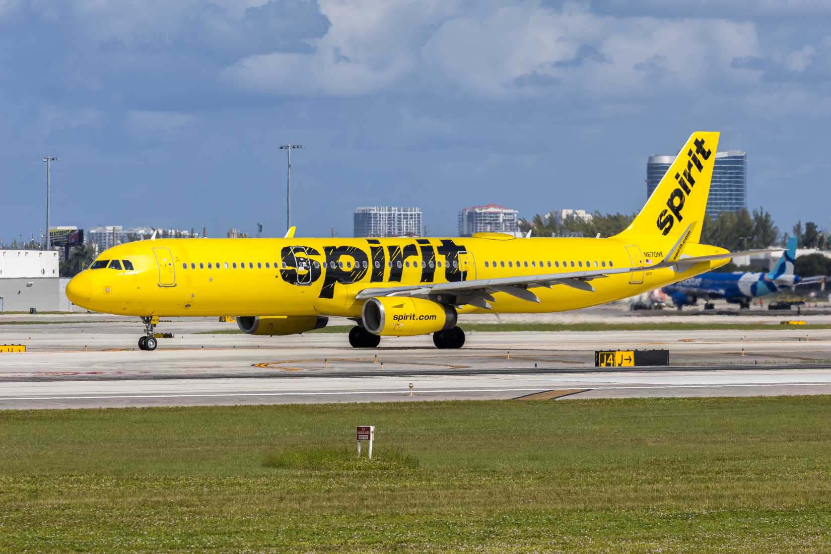 Sweater Weather: Spirit Airlines Unveils 1st-Ever Holiday Livery On An ...