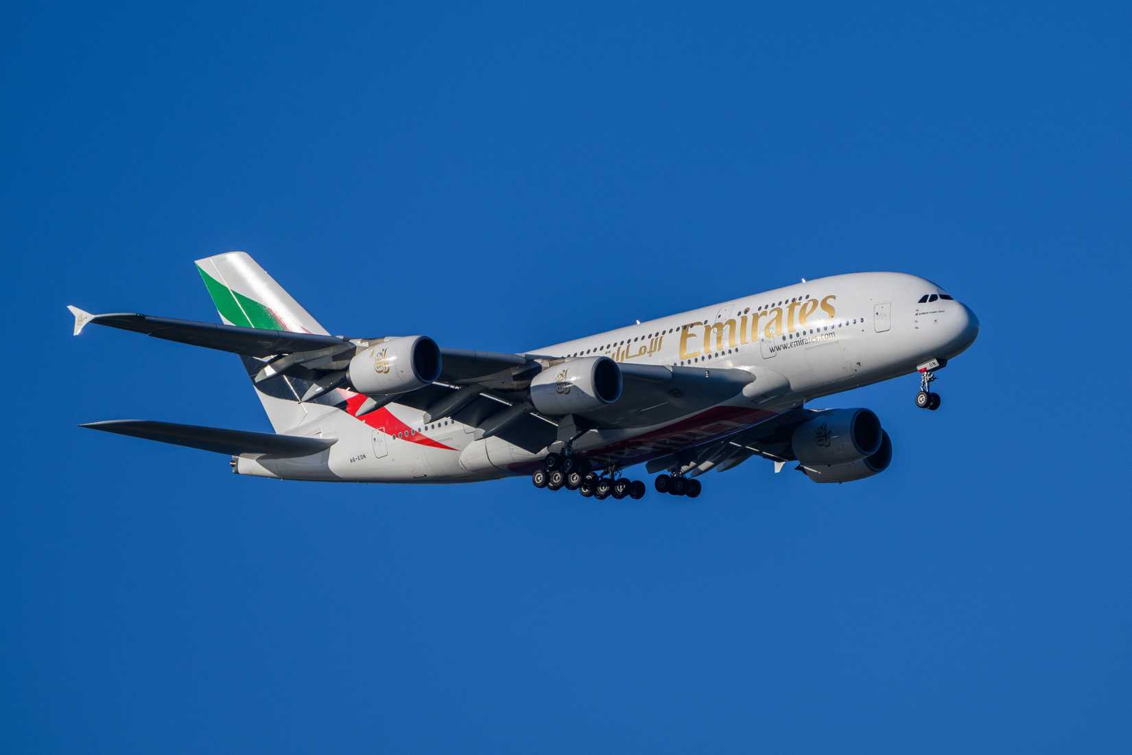 7 Airlines With Superior First Class Lounges In 2025