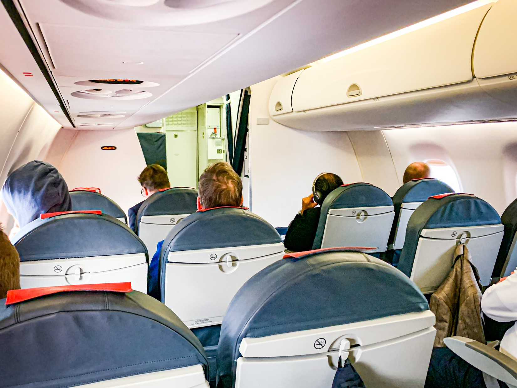 Air France Embraer E190 Seat Map: Cabin Layout and Seat Dimensions