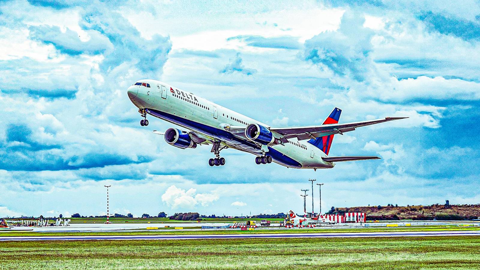 Delta's 767-400ERs: Where To Fly One Of The World's Rarest Boeing ...