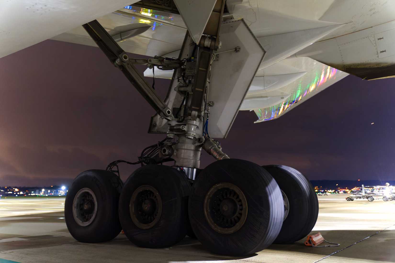 Boeing 767 Stuck On Atlanta Runway After Tires Burst While Landing