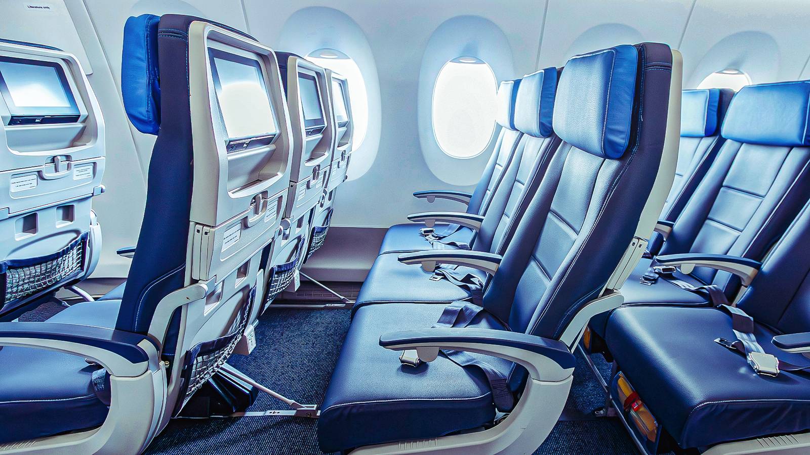 I'm A Flight Attendant And This Is How To Pick The Best Seats On Any ...