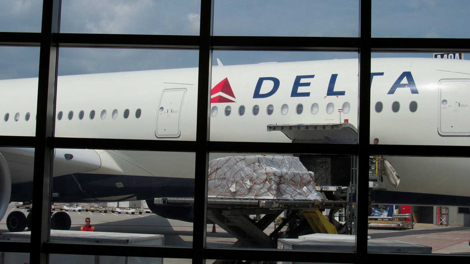 Watch: Car Crashes Into Delta Check-In Area At Detroit Metro Airport