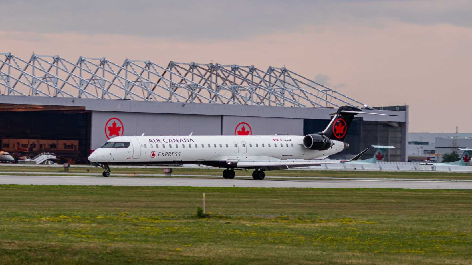 Air Canada Bombardier CRJ900 Seat Map: Cabin Layout and Seat Dimensions