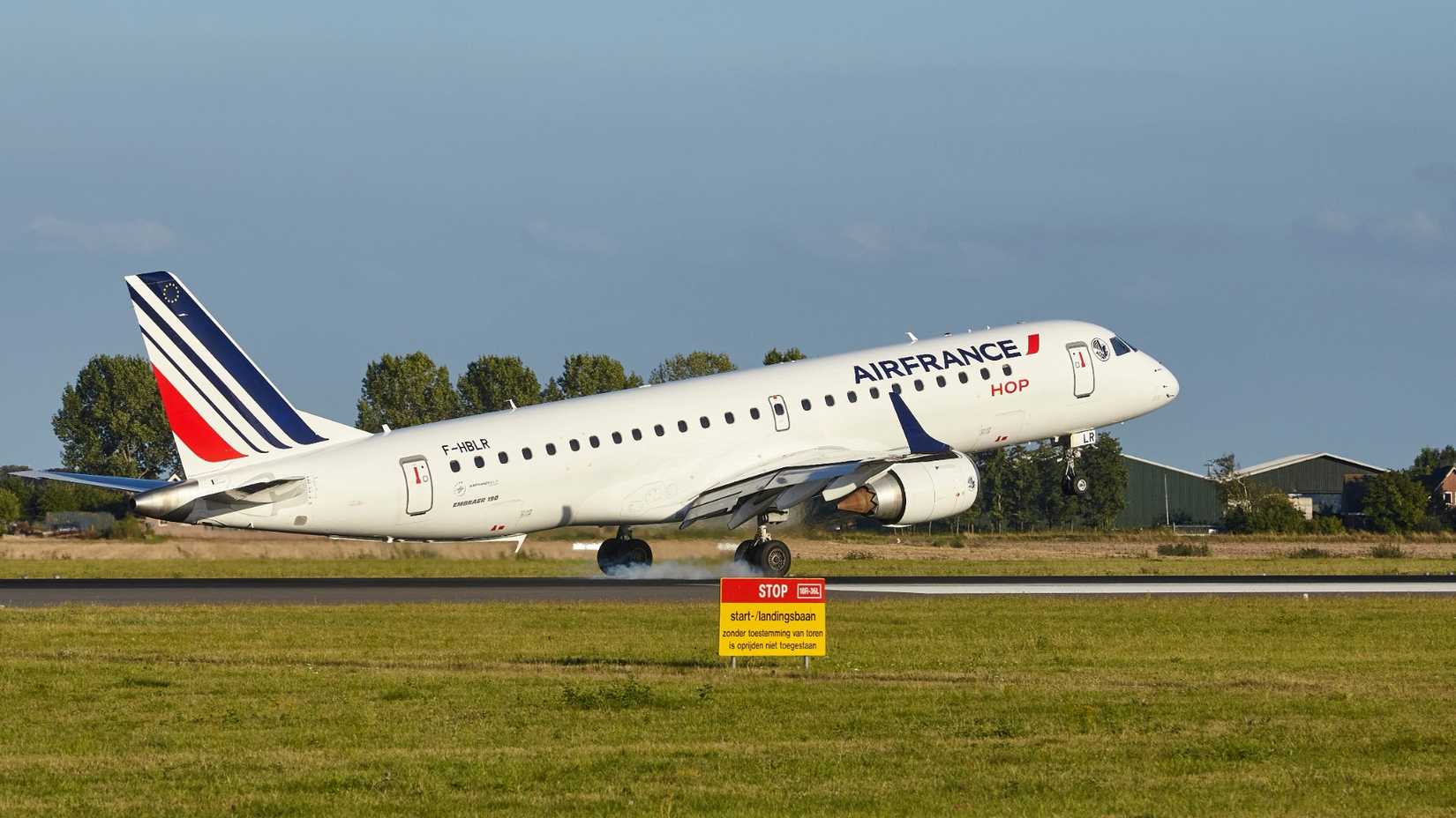 Air France Embraer E190 Seat Map: Cabin Layout and Seat Dimensions
