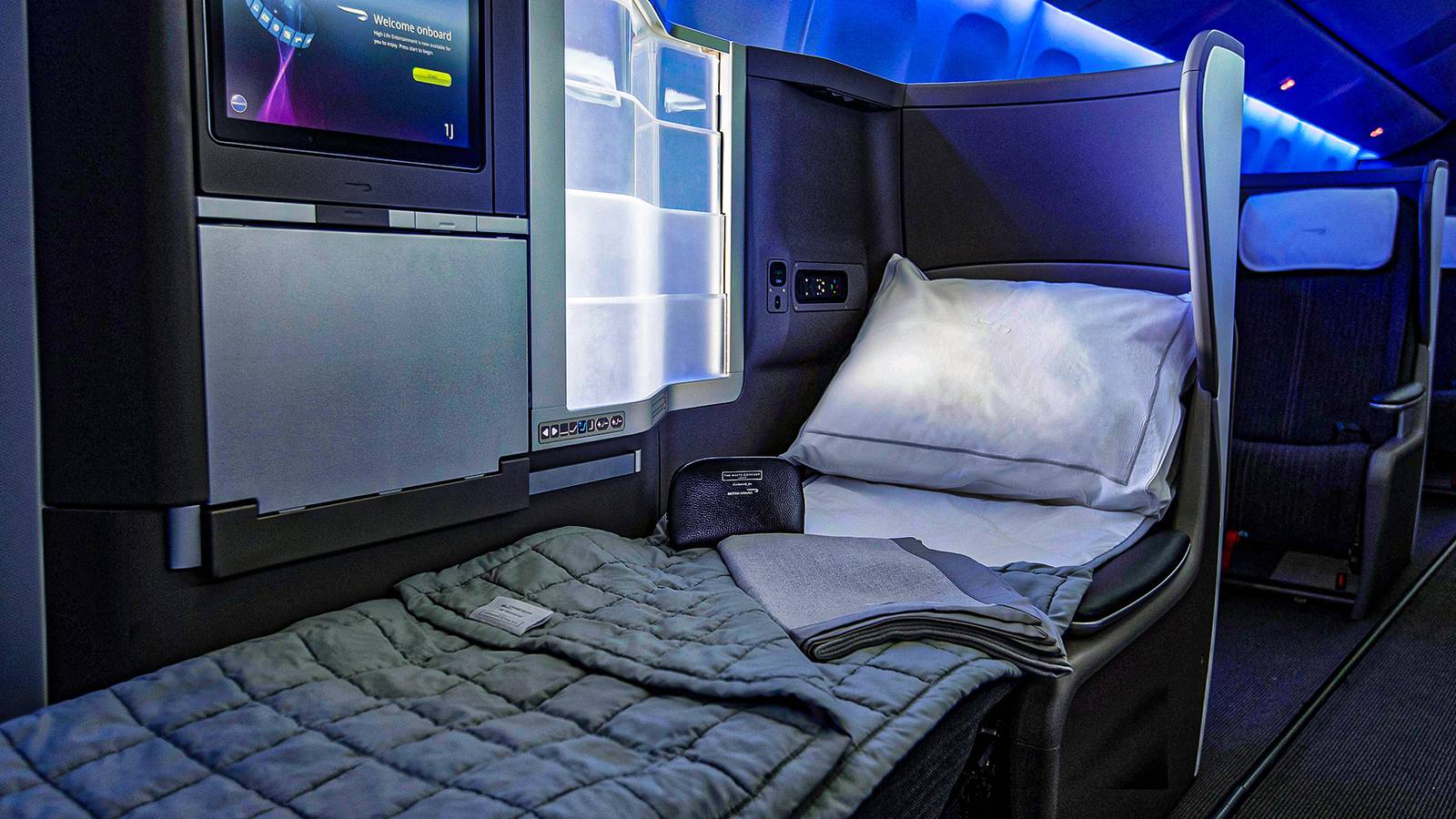 Here's How Much Bigger Business Class Seats Are Compared To Economy