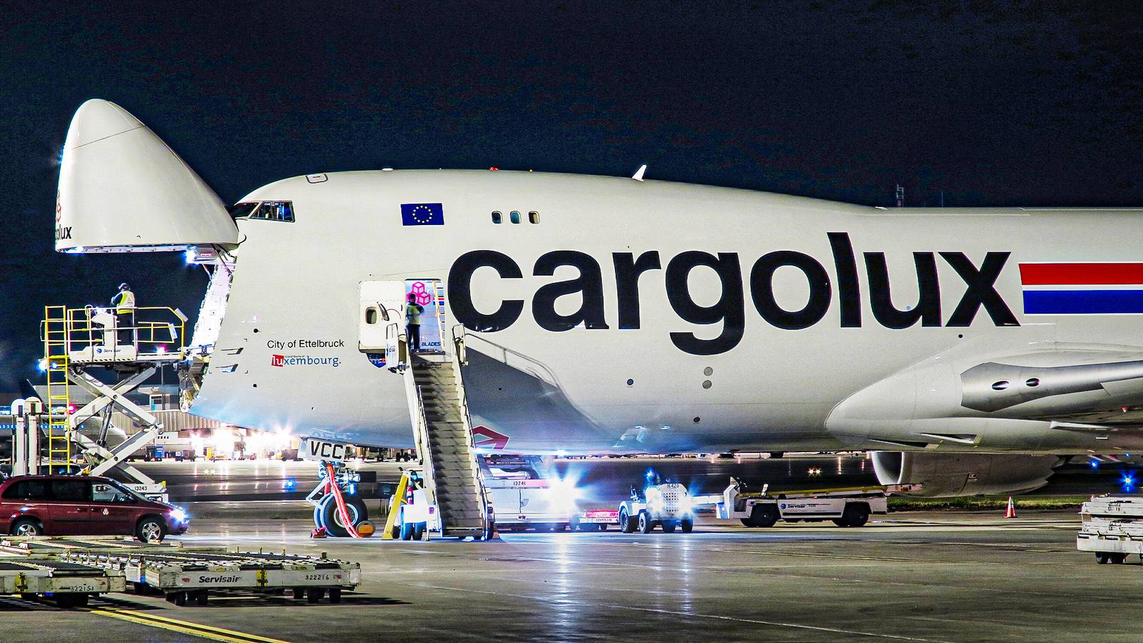 Why The Boeing 747 Freighter Has Such A Large Nose Door