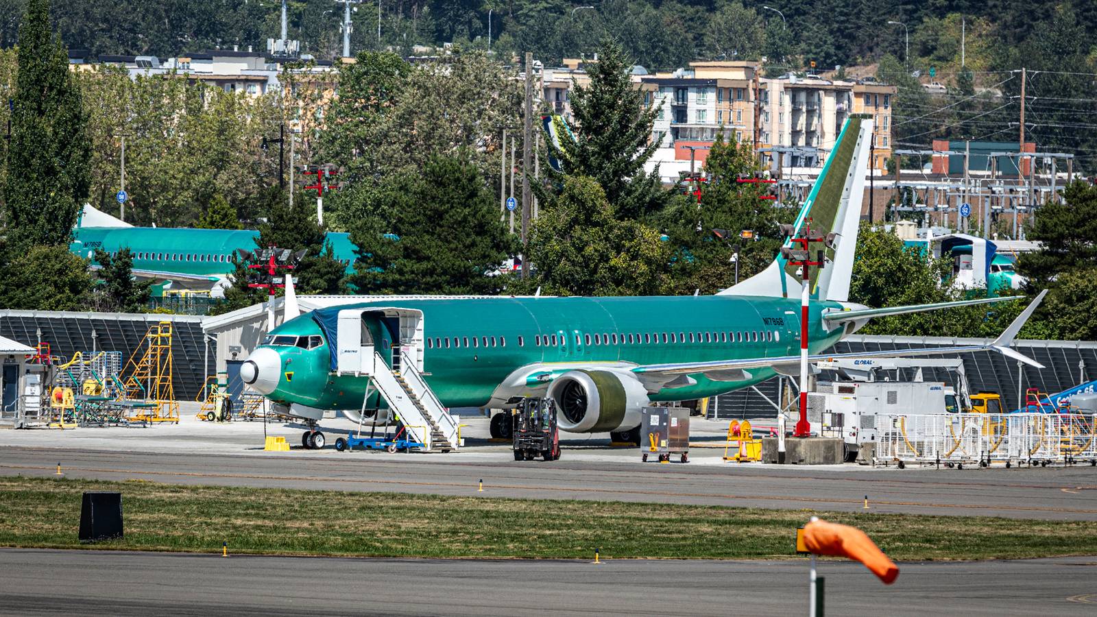 Boeing Under Pressure As Investors Sue Over 737 MAX Safety Claims
