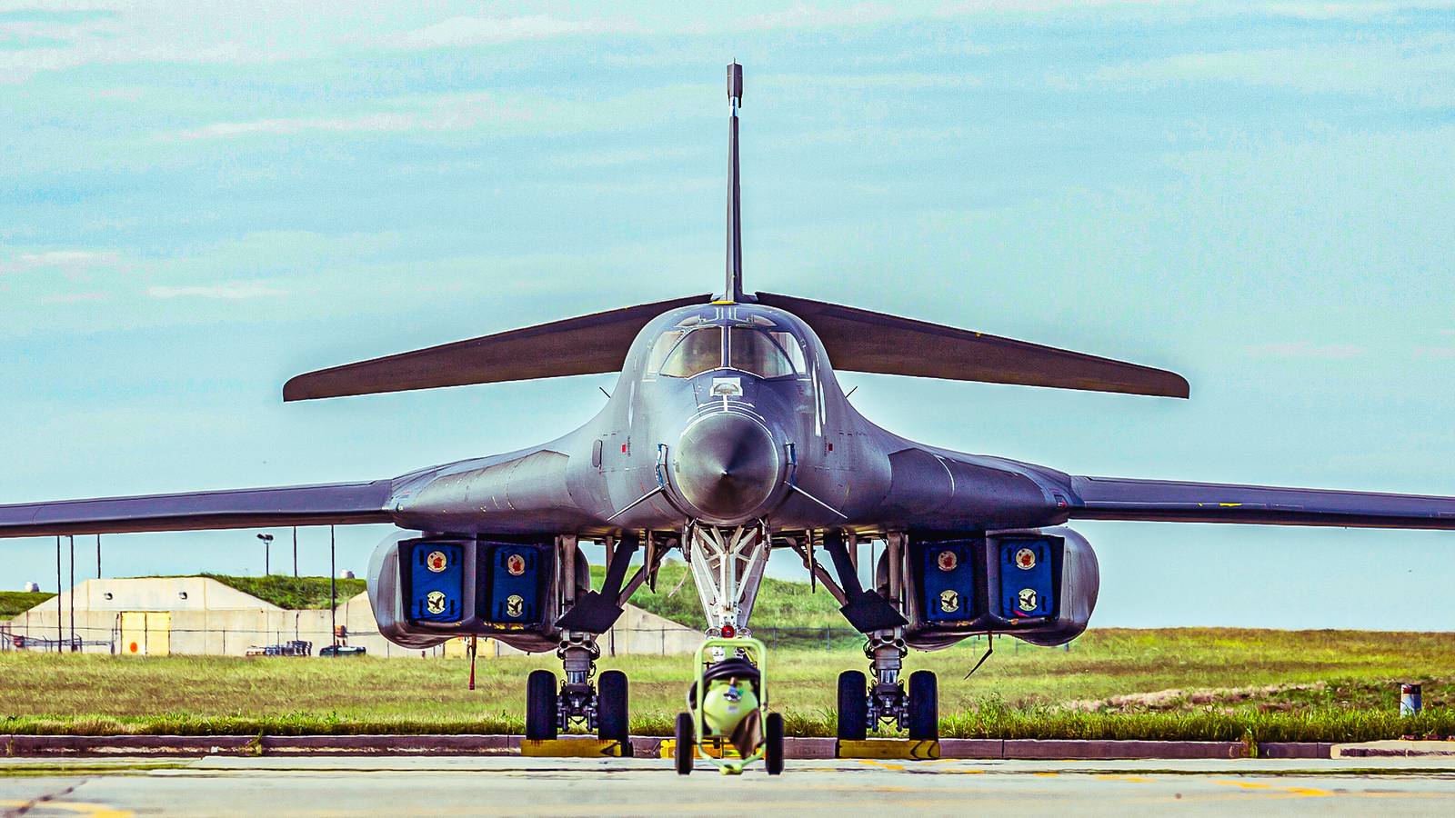 Highly Versatile Multi-Mission Bomber: Why The B-1 Lancer Was ...