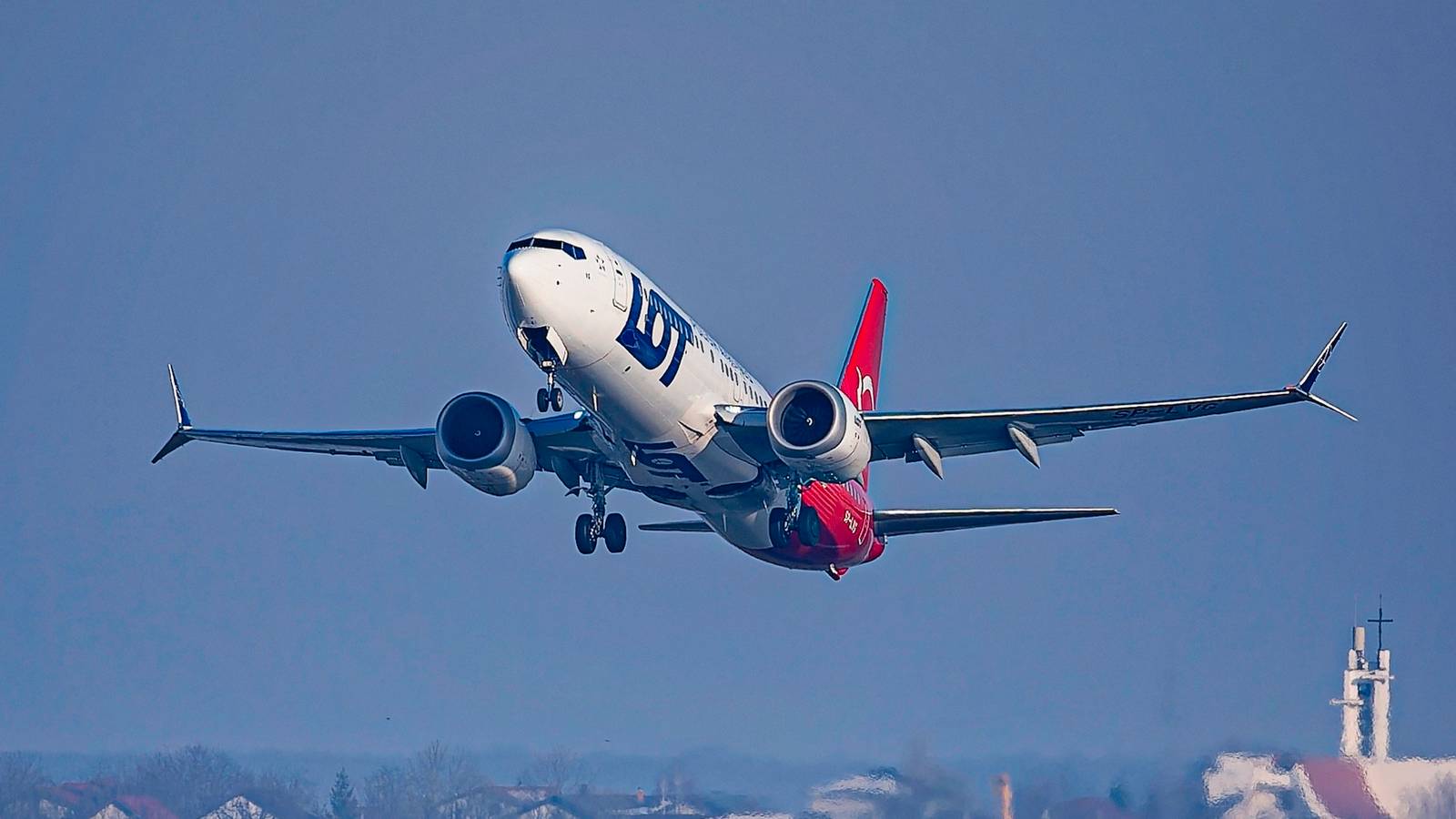 Why 737 MAX Operators Are Watching Boeing’s New Clash With LOT