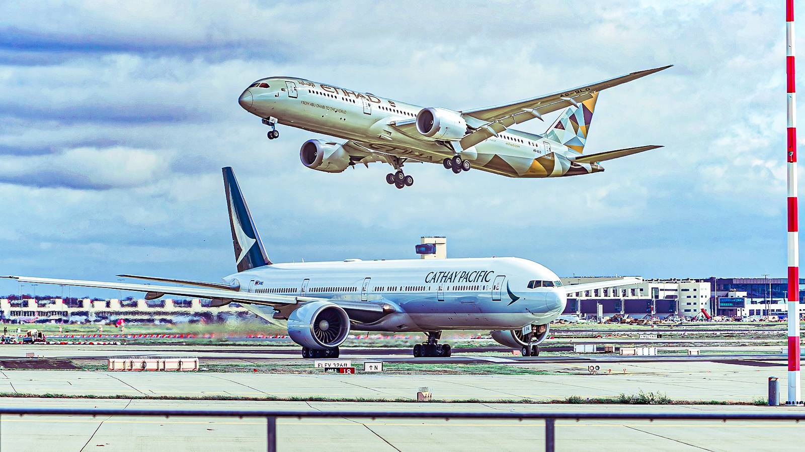 Is It True That The Boeing 777-300ER Has A Wider Cabin Than The 787 ...