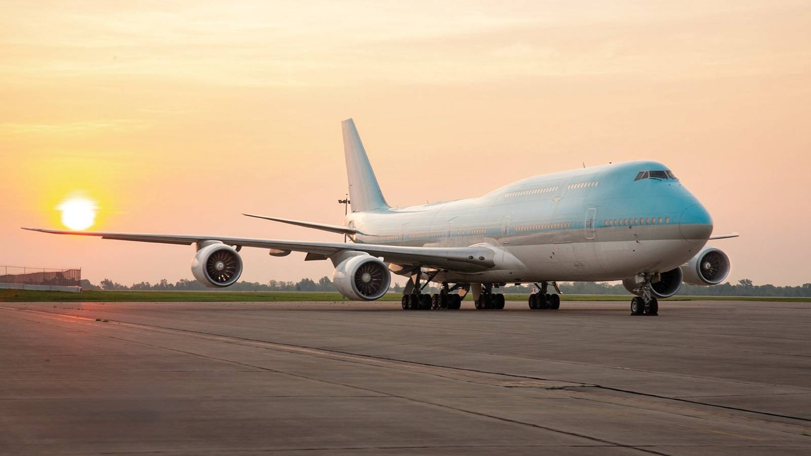 New Doomsday: Ex-Passenger Boeing 747-8 Continues Test Flights Ahead Of ...