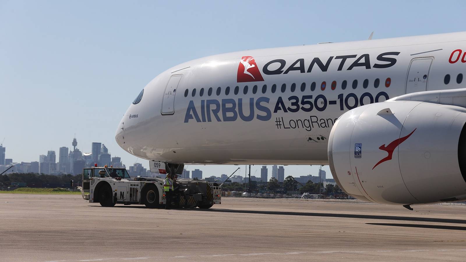 Progress: Qantas’ 1st Airbus A350-1000ULR Rolls Out With New Rolls ...