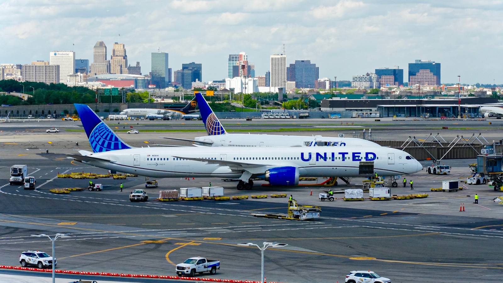 How United Airlines Spent The Pandemic Hoarding Widebodies To Beat ...