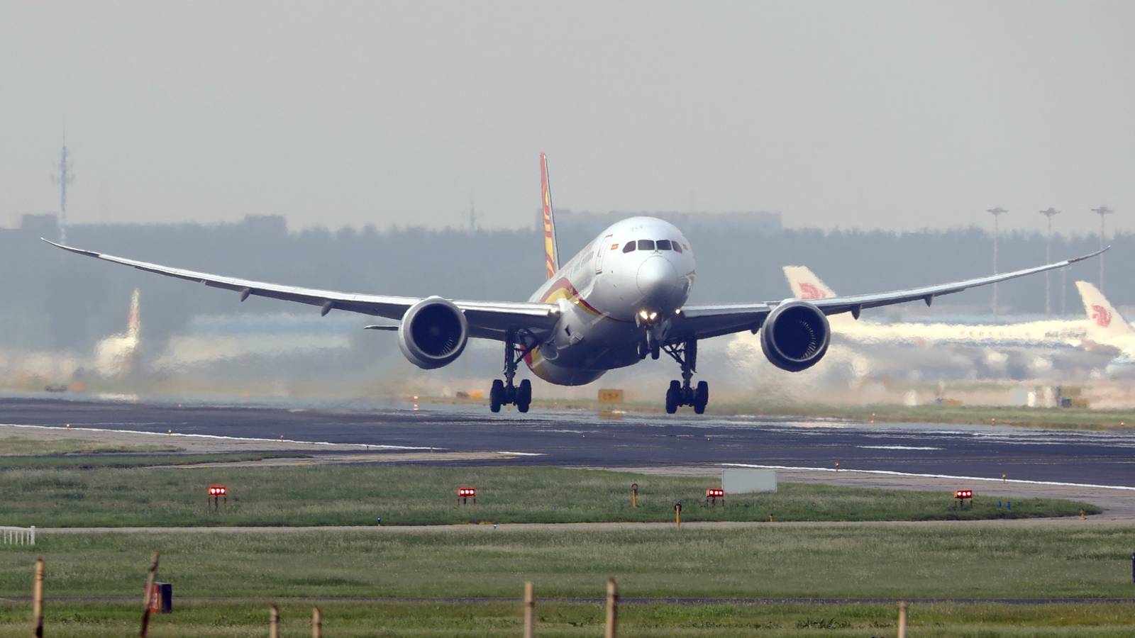 Massive 36-Hour Flights: The US' Unusual Around-The-World Route Ends ...